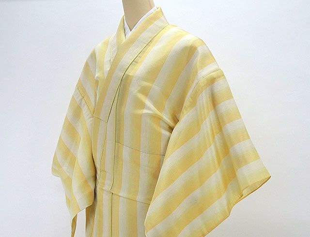 夏物  紬 新品仕立済 正絹 夏物 蕪重織物謹製 夏織物夏陰 縦縞ぼかし 紗紬 新品  仕立て上がり  着物 夏物 紬 新品仕立済 正絹 夏物 蕪重織物謹製 夏織物夏陰 縦縞